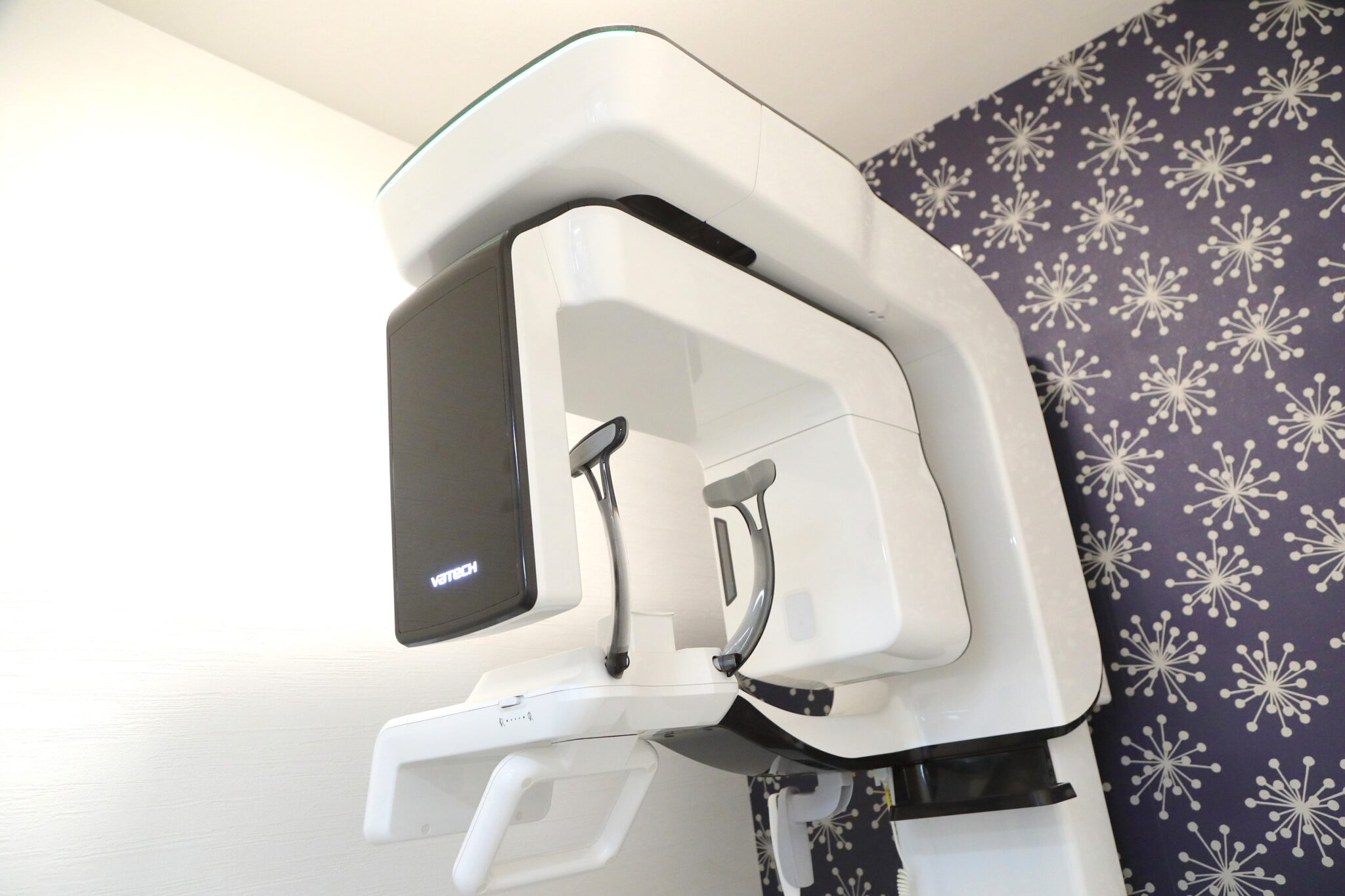 世界初歯周病治療器「ブルーラジカル P-01 」 | 夙川・芦屋・東灘の歯医者・歯科 しんたに歯科医院